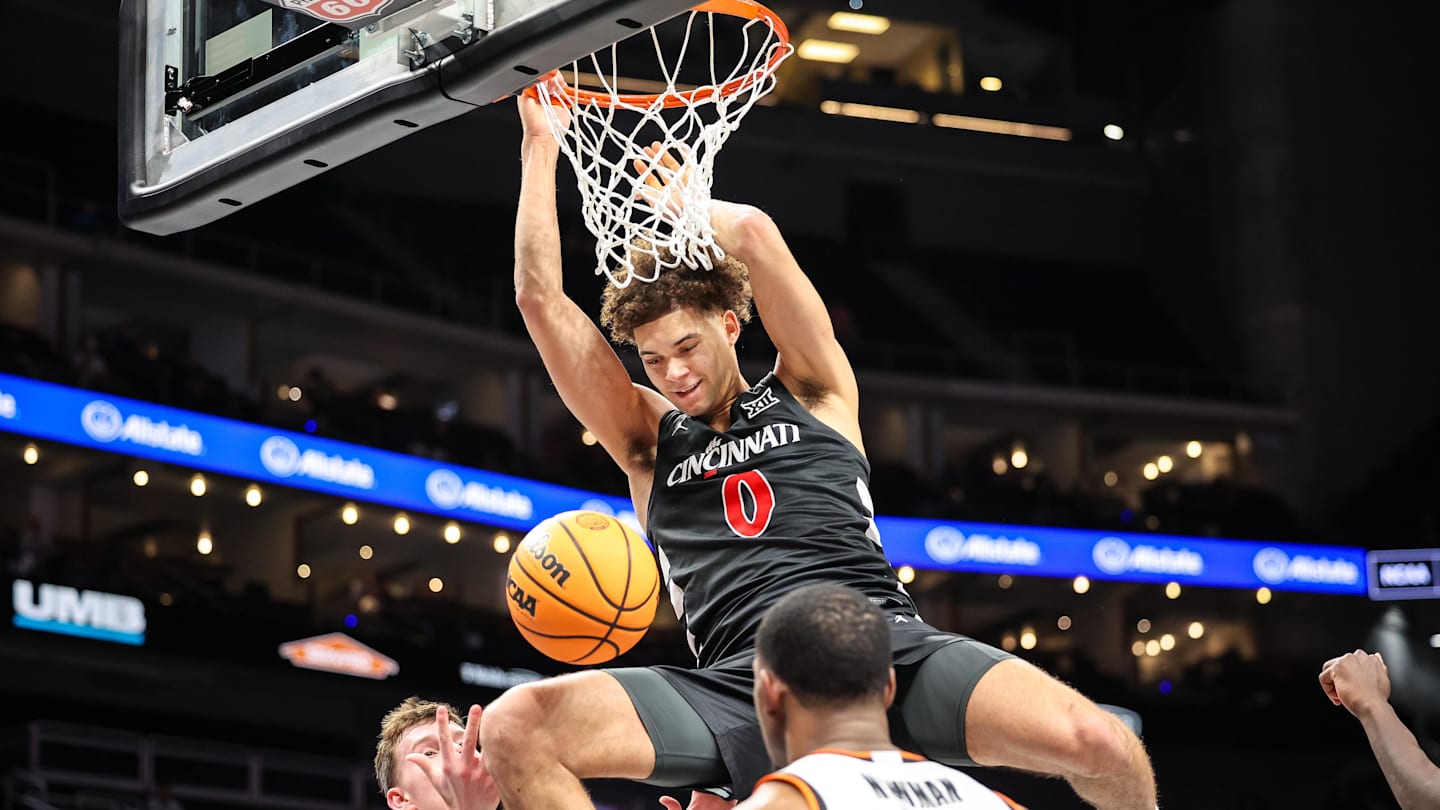 Gonzaga interested in Cincinnati transfer Dan Skillings