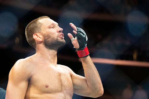 Massive contender fight reportedly in the works after stunning UFC Des ...