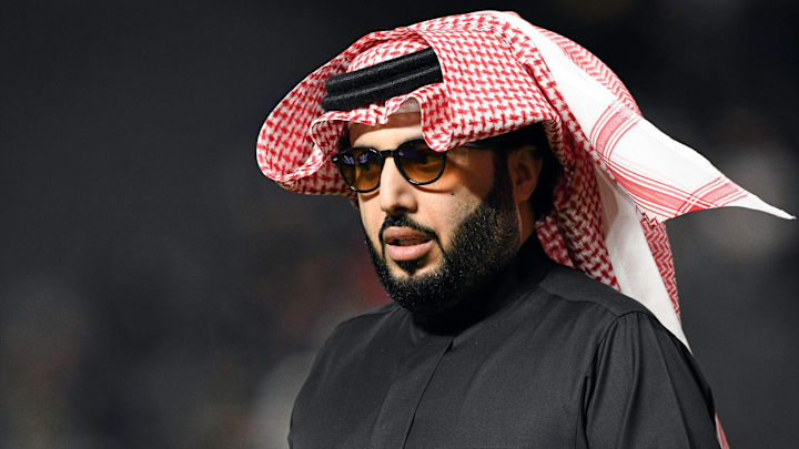 Turki Alalshikh Under Fire For Actions During Hamzah Sheeraz vs Carlos ...