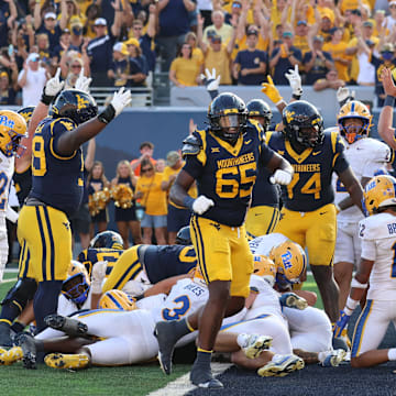 Inside WVU’s 2025 Quarterback Race and Who Has the Edge Going Into Camp