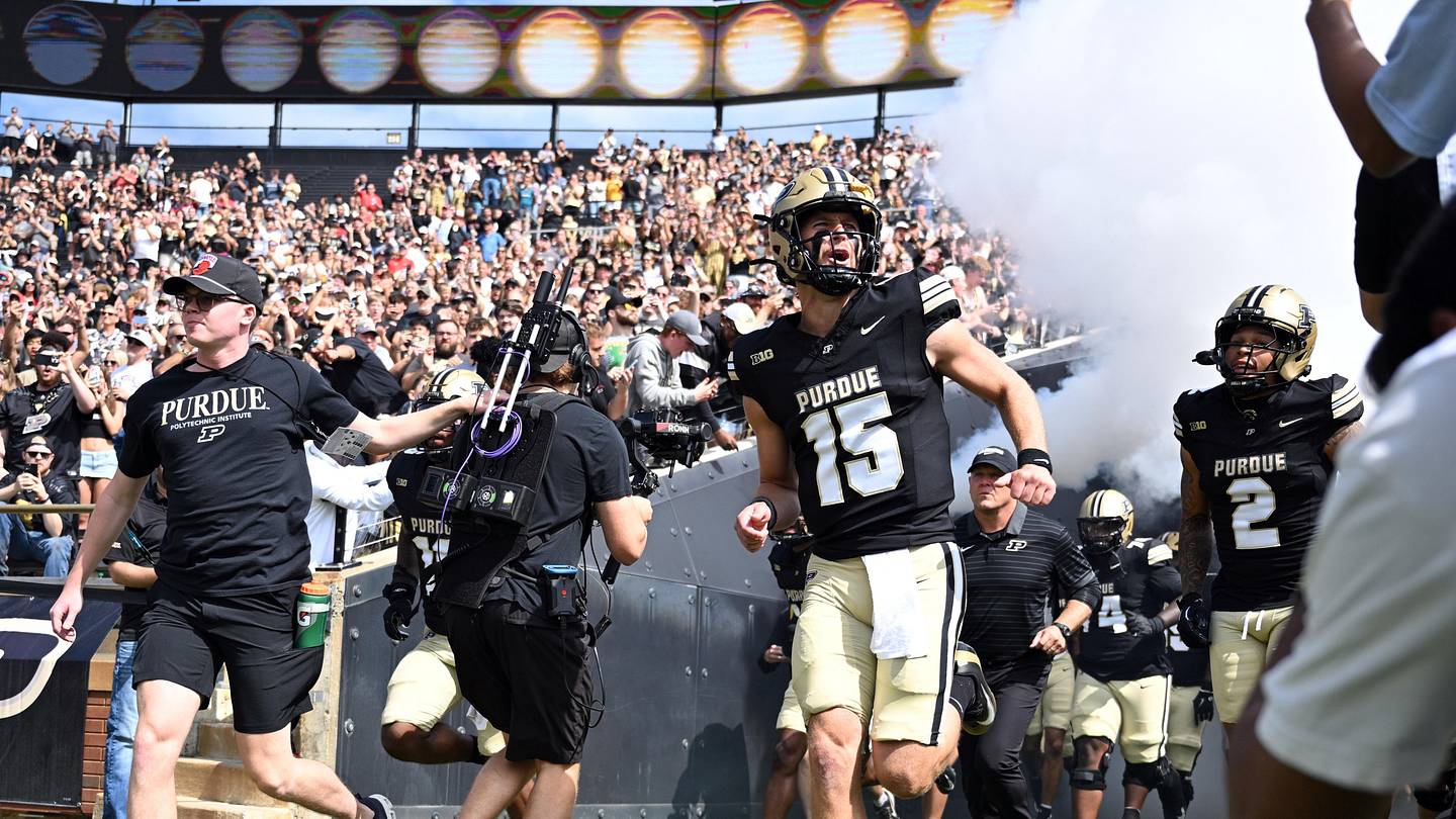 Purdue QB Ryan Browne Shouts Out Boilermaker Fans as 'Best in the Country'