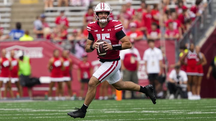 Wisconsin Badgers make surprise QB change against Michigan with starter ...