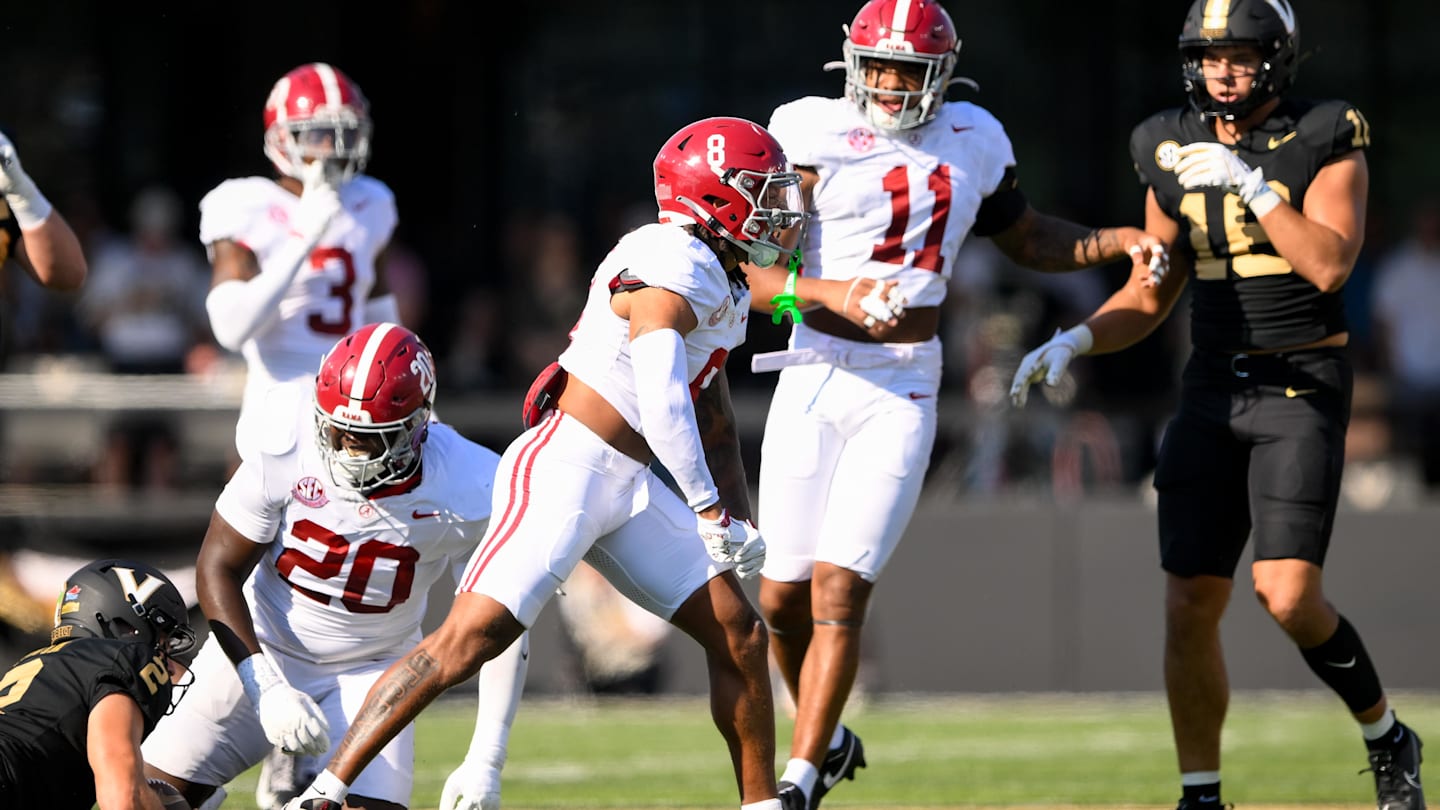DeVonta Smith Transferring to Program Currently in College Football Playoff
