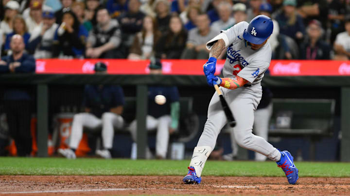 Dodgers Free Agent Signs With NL West Rival