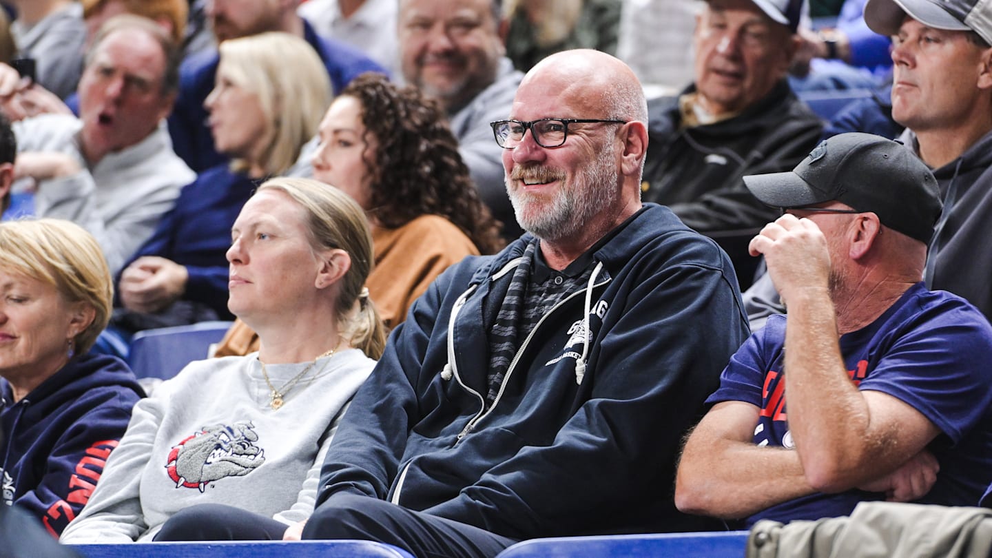 Gonzaga's Ben Gregg shares special moment with father Matt during ...