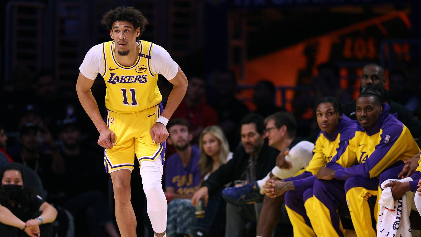 Lakers receive devastating update about already thin center position