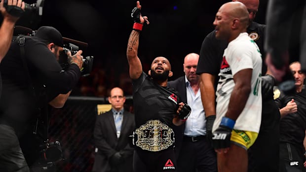 Max Holloway Replaces Jon Jones with UFC Legend in His MMA Mount Rushmore