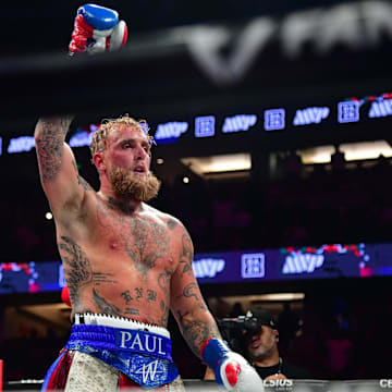 MMA Fighter Disqualified After Brutal Head Kick in Boxing Match