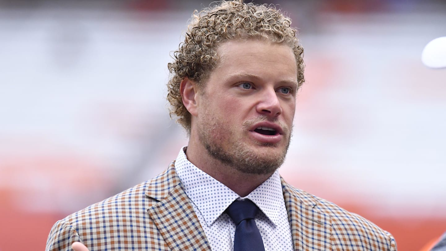 Former Buffalo Bills show up to Kentucky Derby in style with Eric Wood
