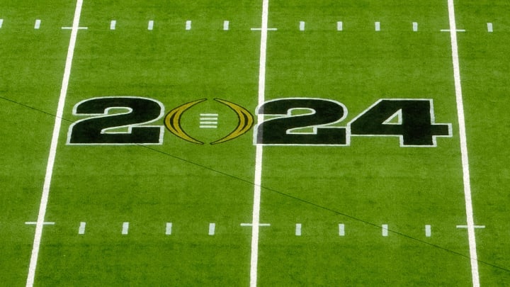 NCAA Approves 2-Minute Warning, Helmet Communication for 2024 College ...