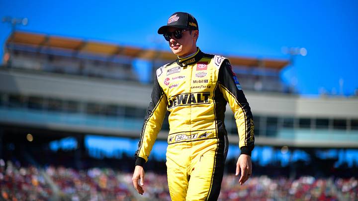 Larson, Bell Among NASCAR Drivers Running 2025 Chili Bowl Nationals