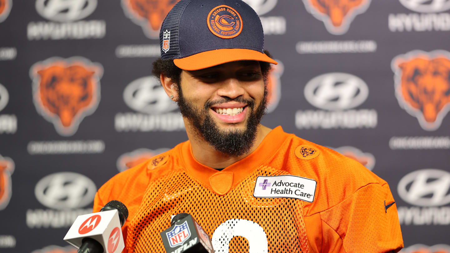 Caleb Williams comes to the rescue of a lucky Bears fan in legendary ...