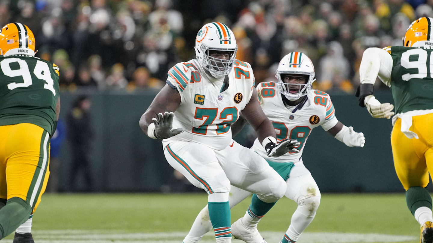 Retired Dolphins Lineman Doubles Down On Quarterback Comparison