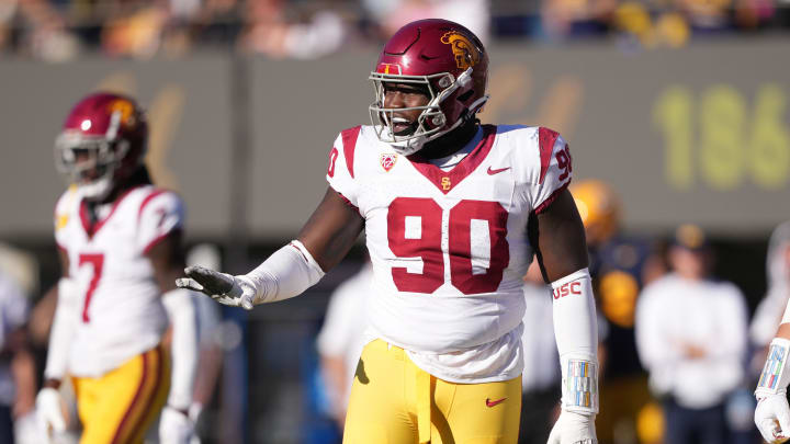 USC Defensive Lineman Bear Alexander Plans to Enter Transfer Portal
