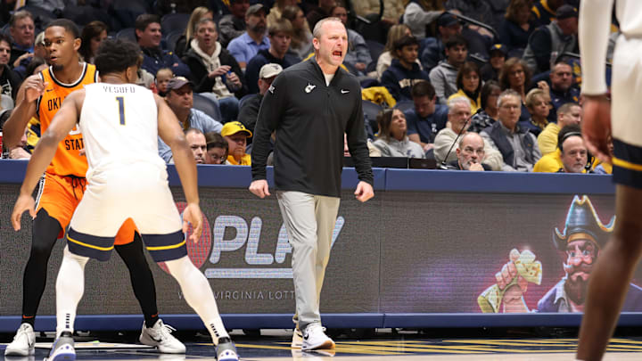 Darian DeVries Earns Jim Phelan Award Mid-Season Honors