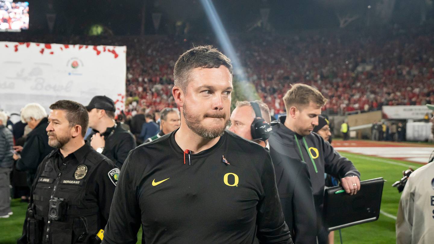 Oregon Ducks Receiver Coach Ross Douglas On How Quickly Dakorien Moore ...