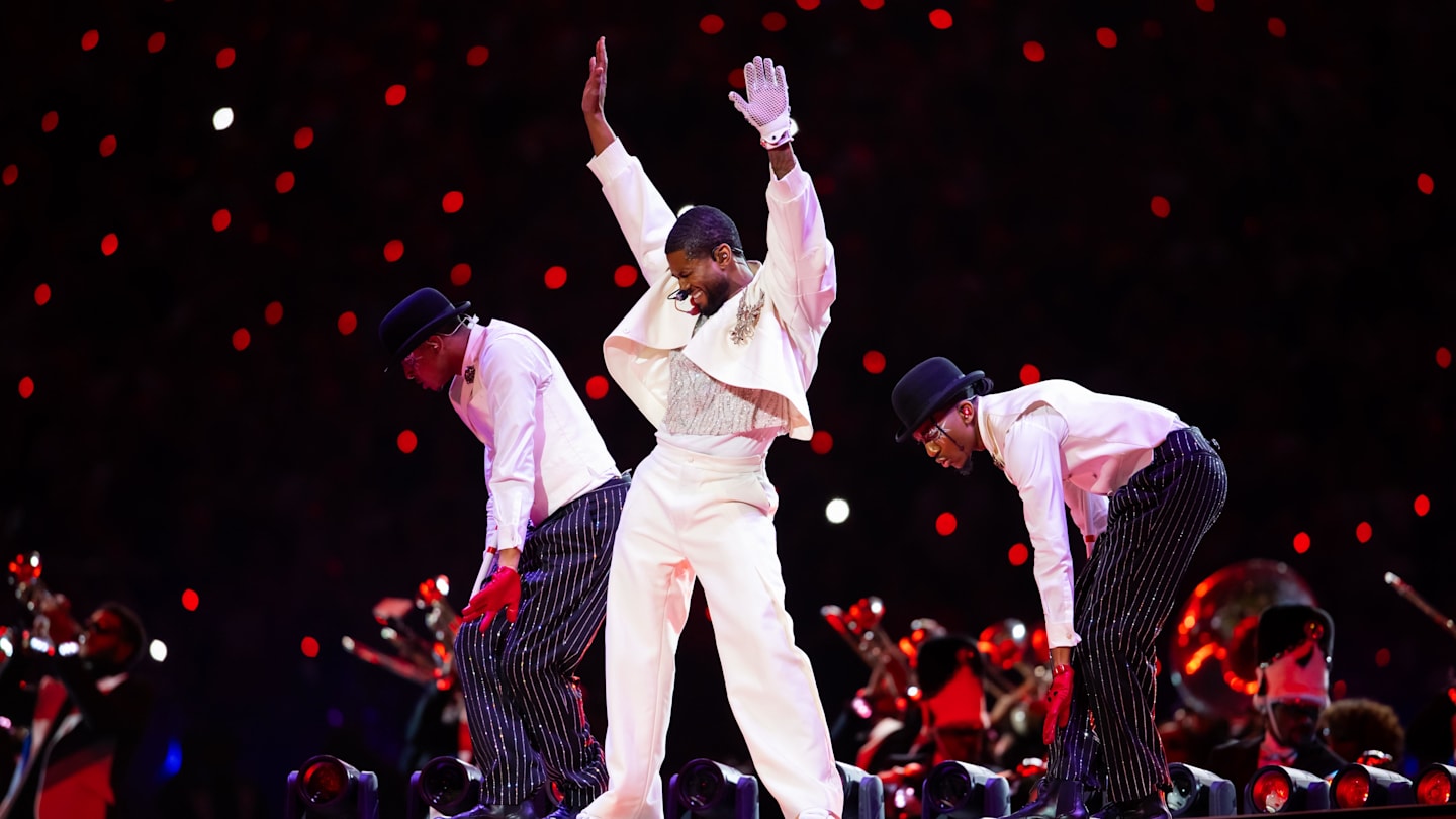 How Much Do Super Bowl Halftime Performers Pay (or Get Paid) to Perform?