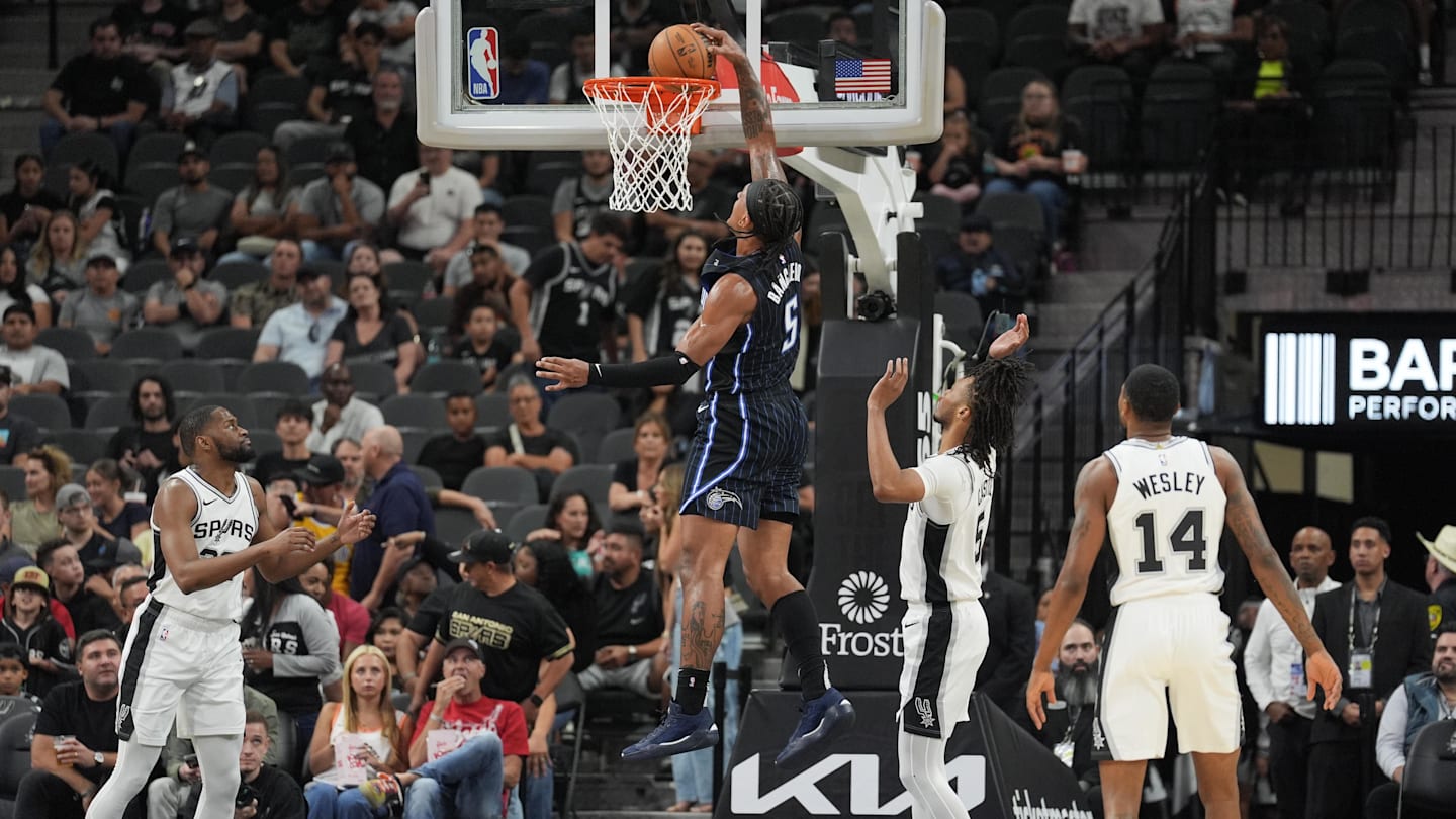 Former Duke Basketball Star Exhibits One Explosive Spin Move