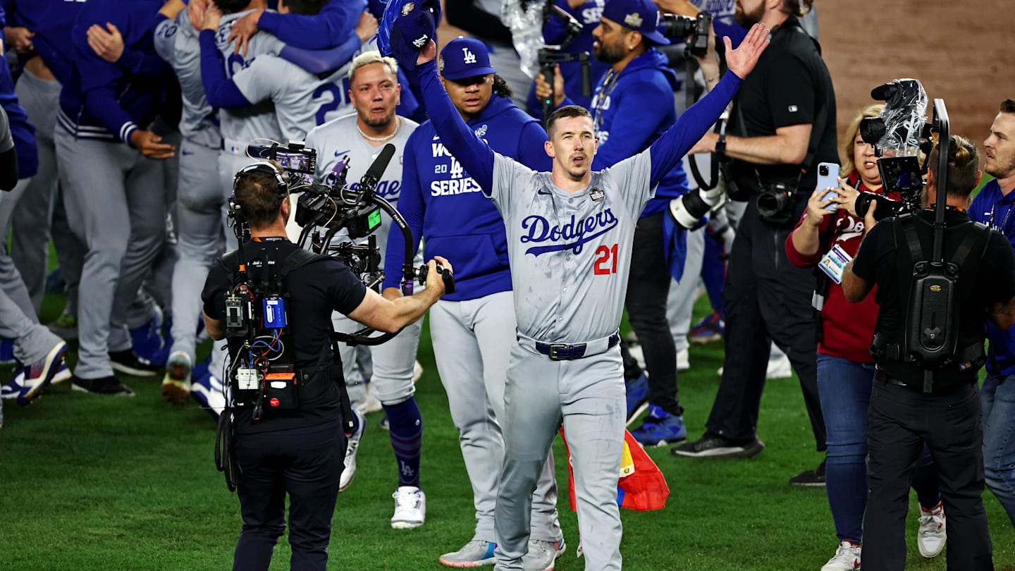 Red Sox to Sign Longtime Dodgers Pitcher, World Series Hero to One-Year ...