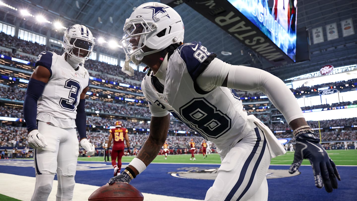 Dallas Cowboys fans baffled by CeeDee Lamb, George Pickens benching on MNF