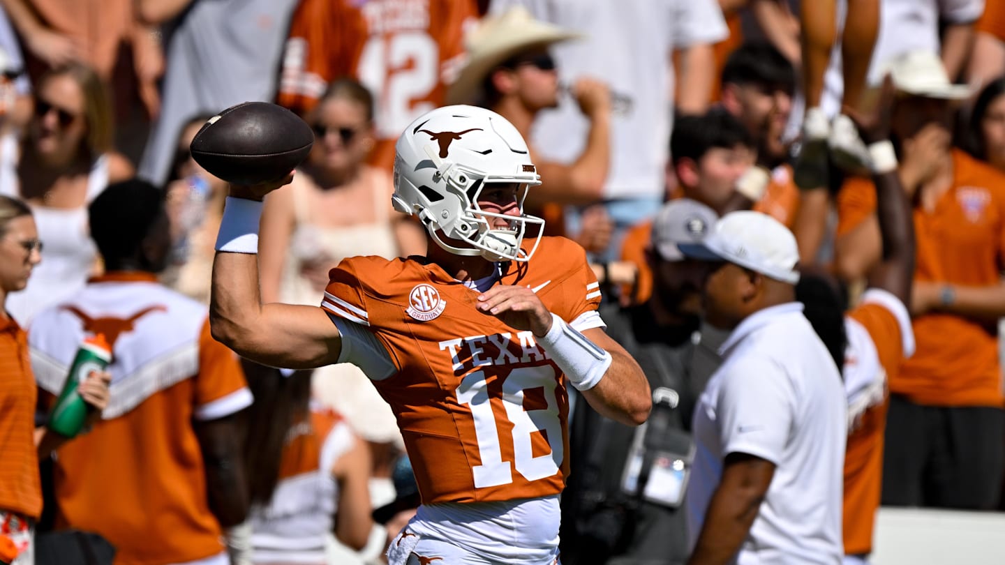 Texas Longhorns Offense Sputters in First Half of Red River Rivalry vs ...