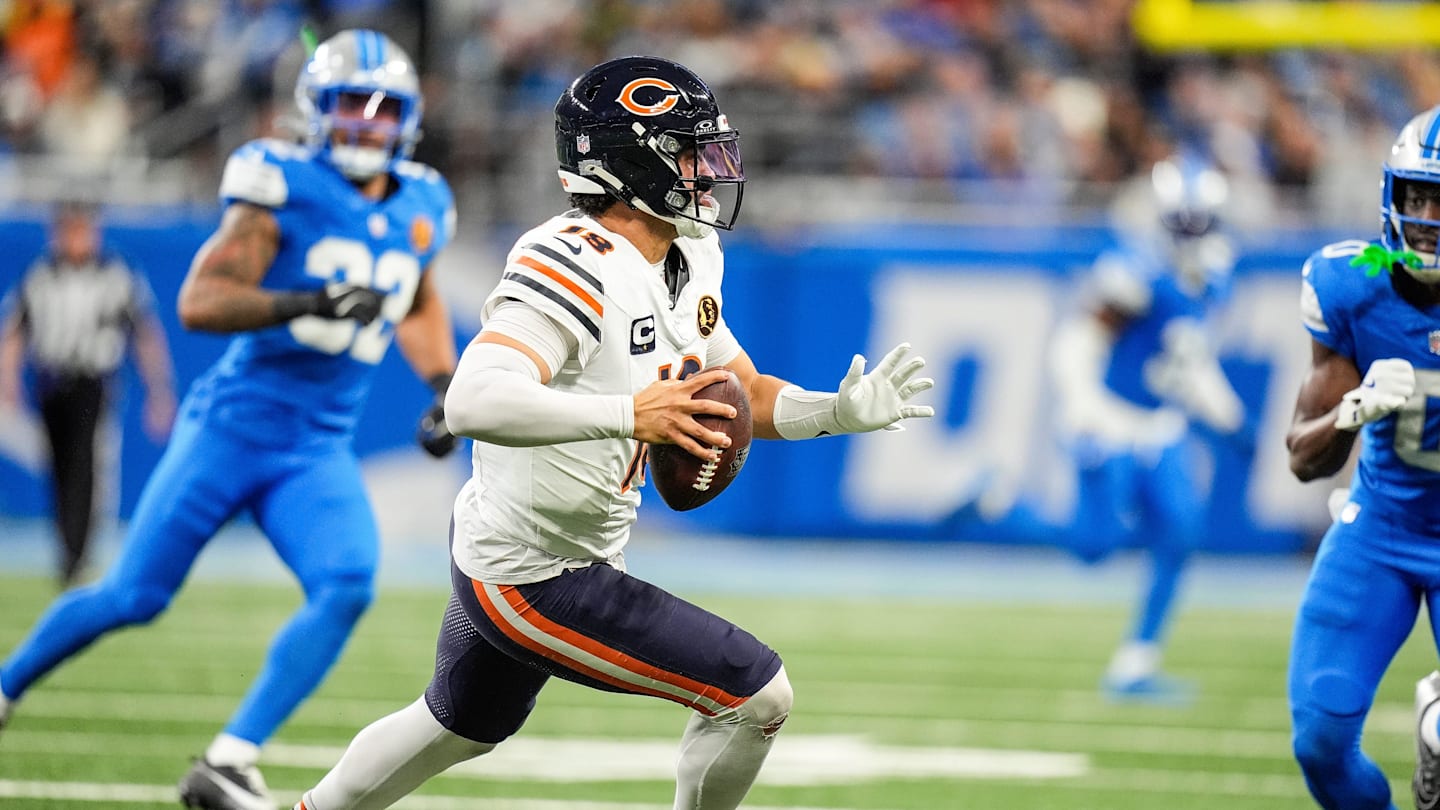 Bears Sign Surprise Backup QB in New Offseason Prediction