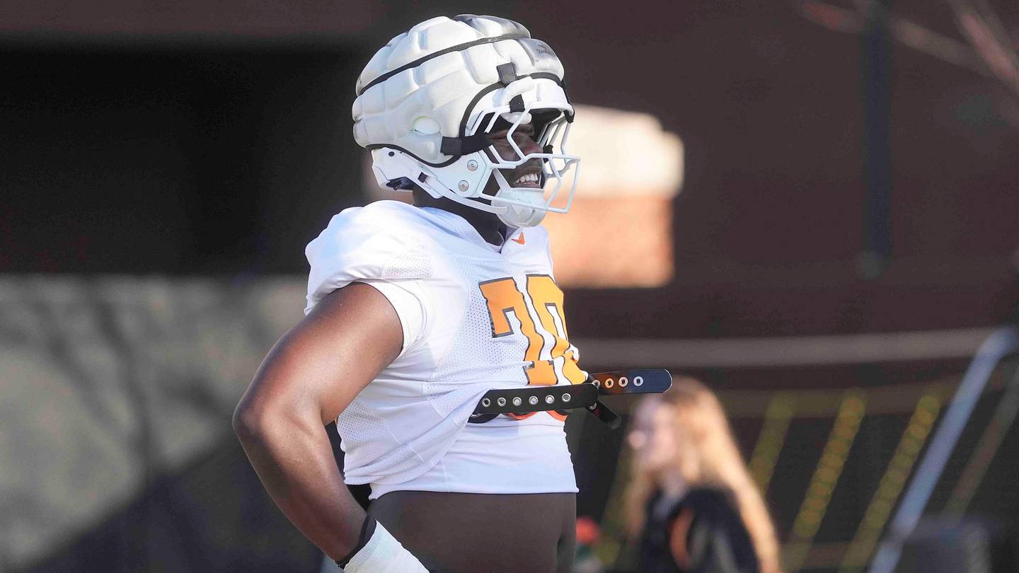 Tennessee Volunteers David Sanders Jr. Listed as Impact Freshman for ...
