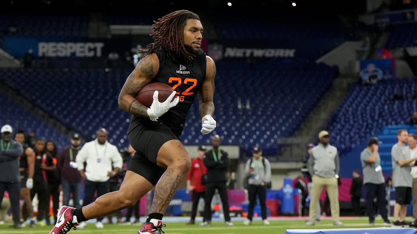 The Dallas Cowboys Set to Host Miami's Damien Martinez ahead of the NFL ...