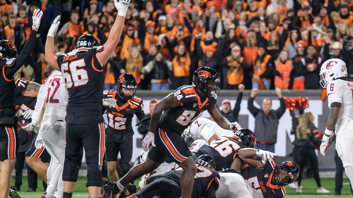 RECAP: Oregon State Earns Signature Win, Upsets Washington State 41-38