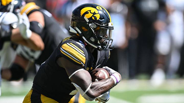 Chicago Bears Projected to Land Dynamic Iowa Hawkeyes Star