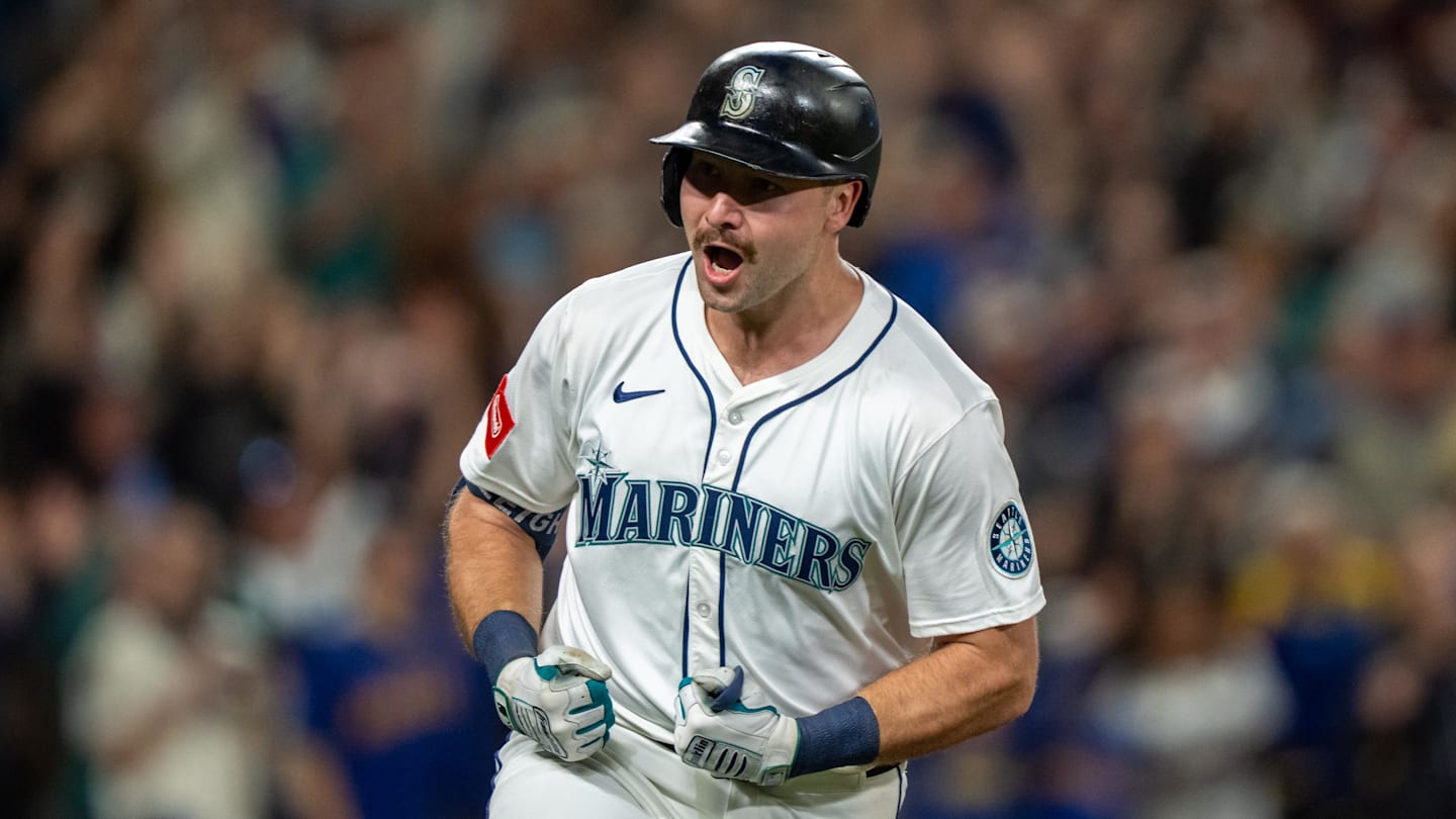 Cal Raleigh Leads Mariners to AL West Title for First Time Since 2001