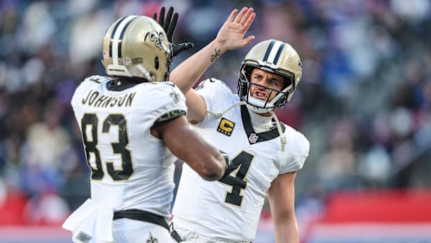 Derek Carr Leaves Door Open For NFL Return After Saints Exit