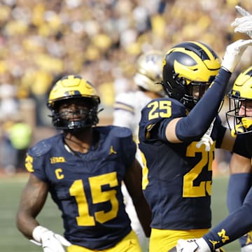 Watch: Diving interception leads to big Michigan touchdown
