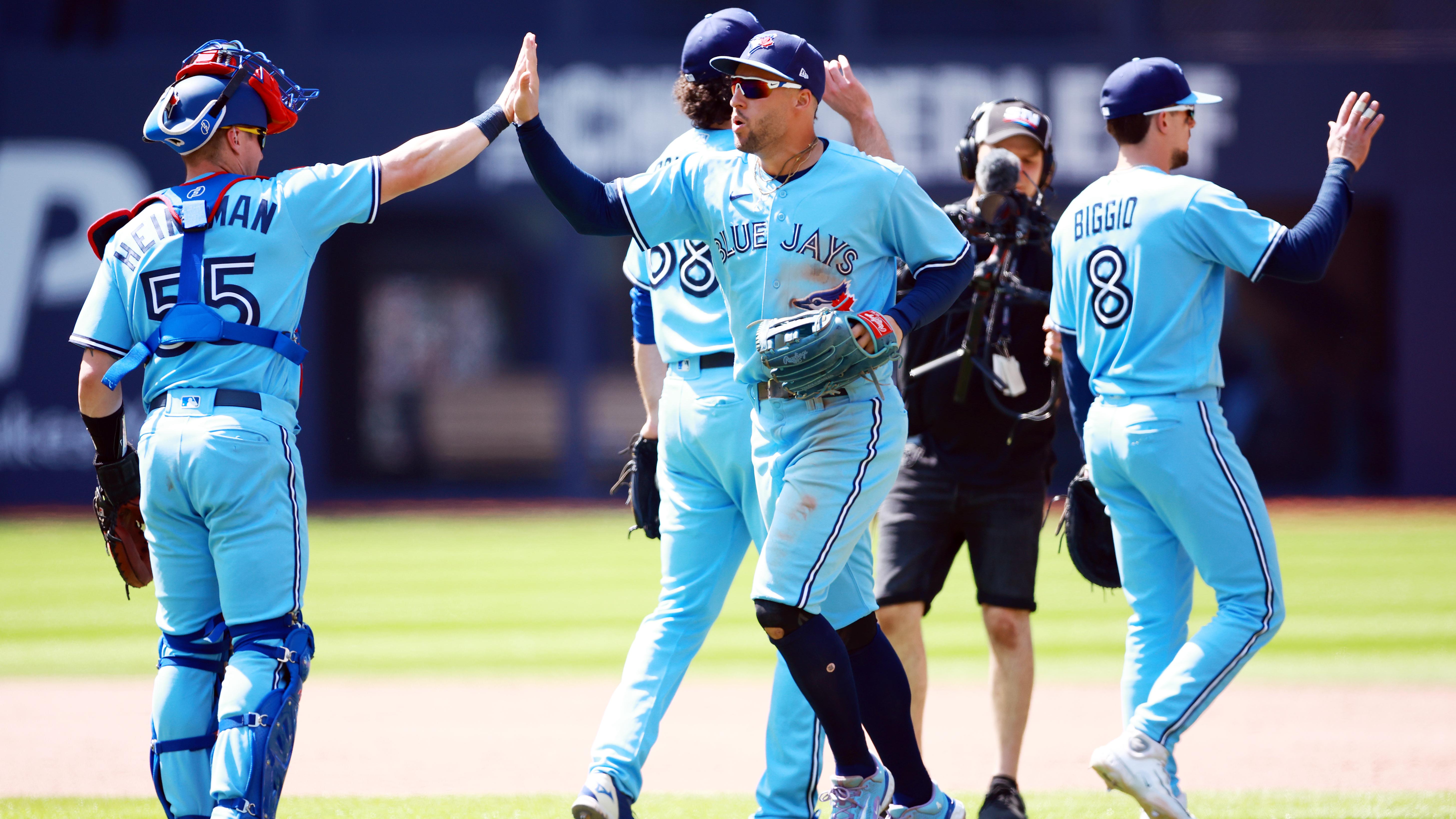3 reasons why the Blue Jays are still in the running and 2 why they're not