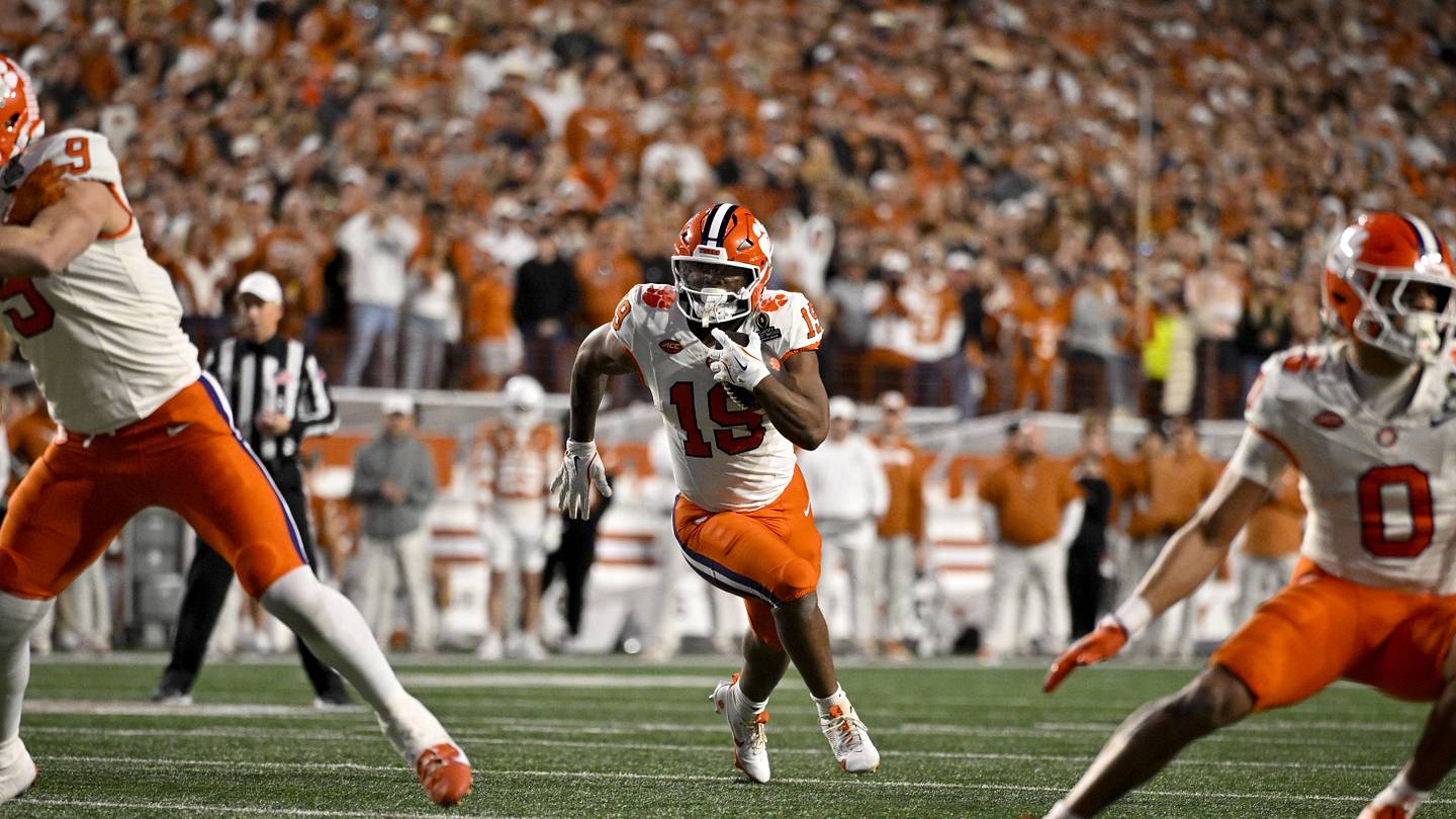 Clemson Tigers Converted WR Feels 'At Peace' in New Position