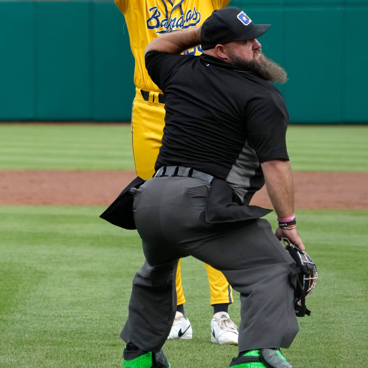 undercovers eli manning