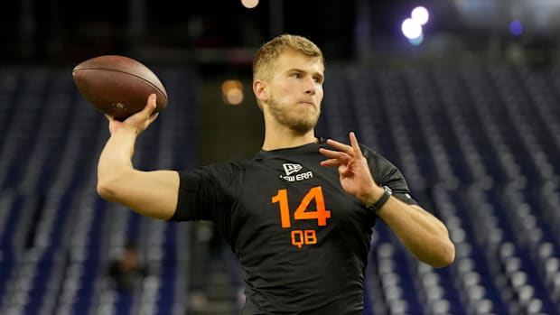 Former Oregon Ducks Quarterback Tyler Shough Shows Off Surprising Speed ...