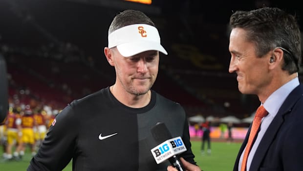 USC Trojans Jayden Maiava Leads Offensive Explosion in Rout of Georgia ...