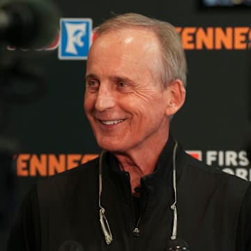 Rick Barnes Agrees to Lifetime Contract with Tennessee Volunteers