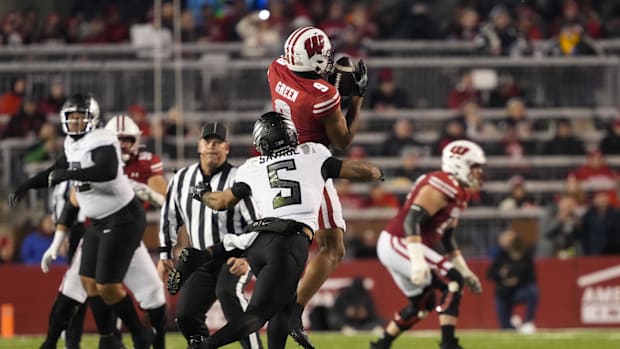 Wisconsin Badgers Fire Offensive Coordinator Phil Longo After Oregon ...