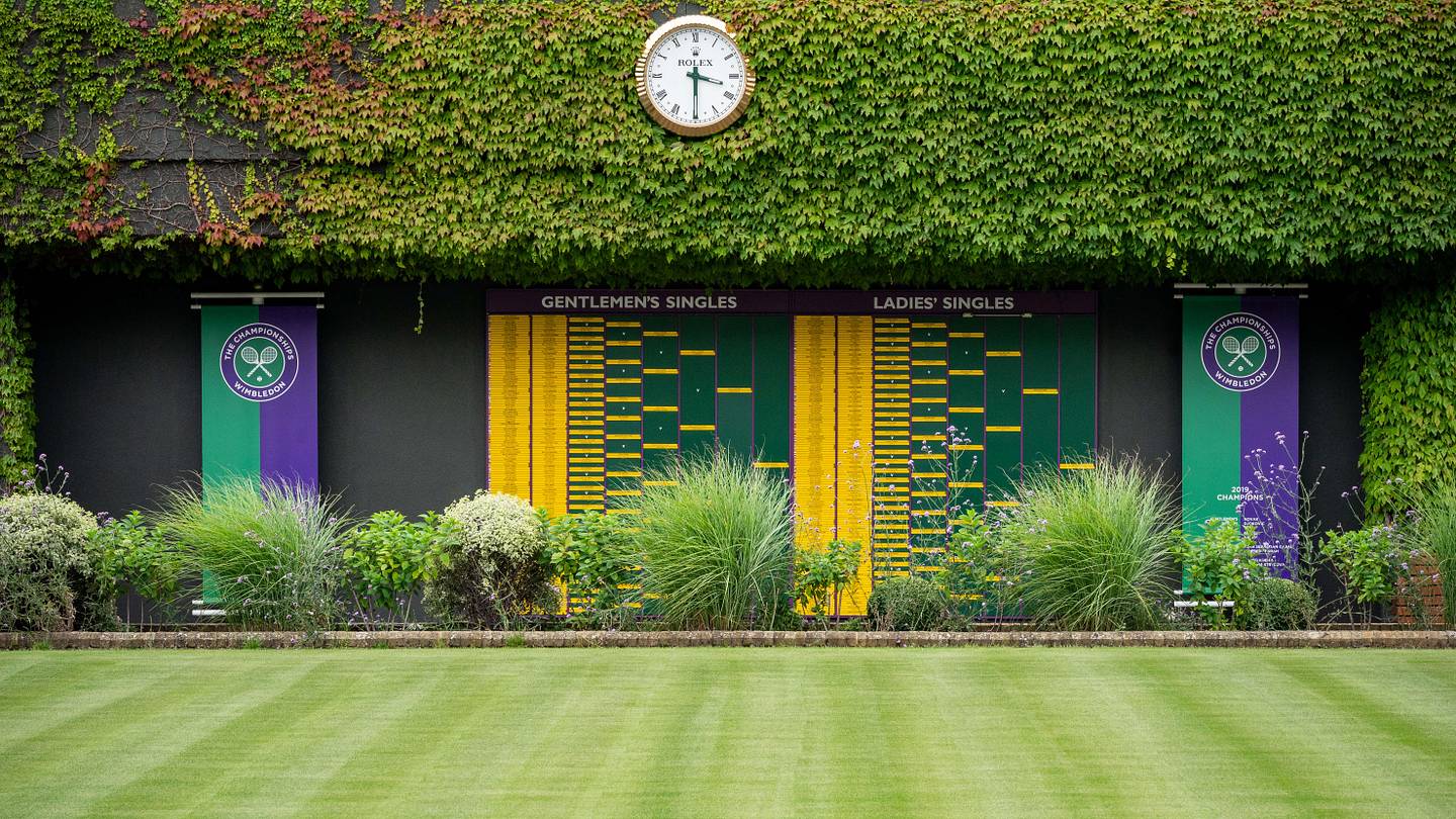 Wimbledon Gives Fans Rare Glimpse of Grass Courts in Autumn