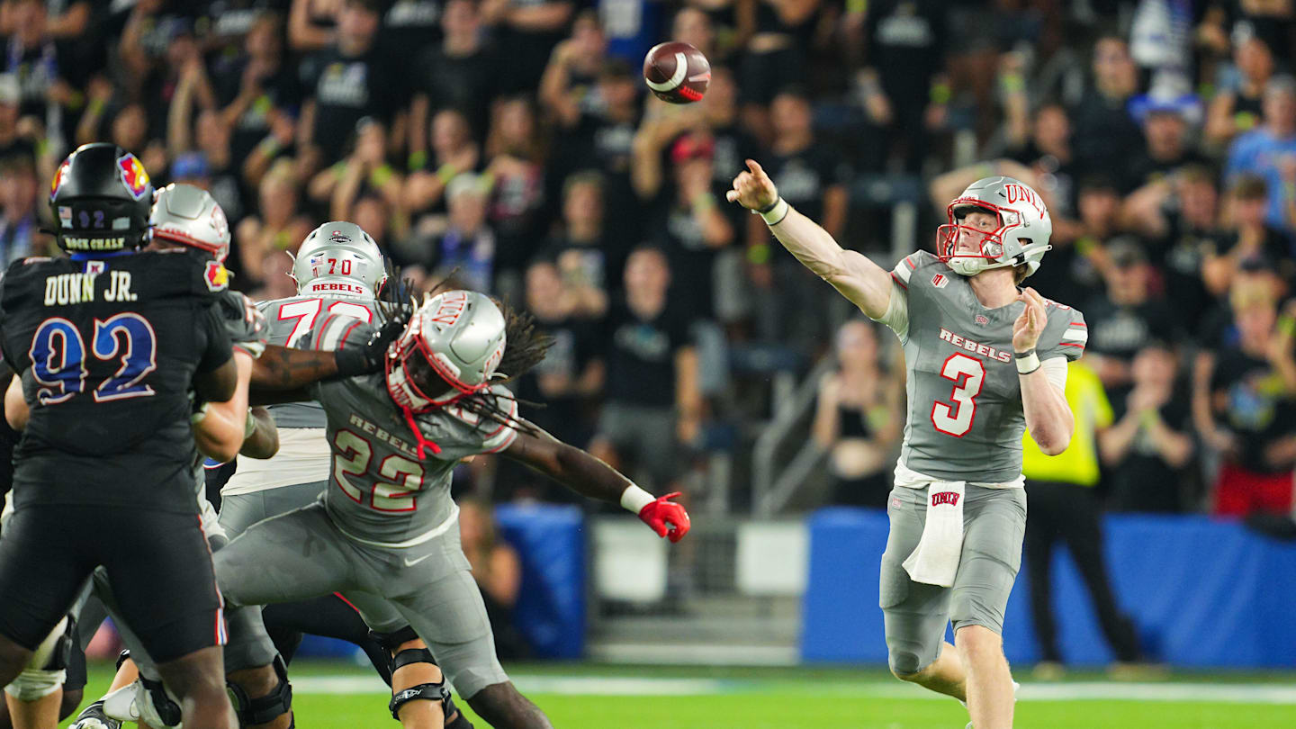 Major CFB Reporter Shares Bombshell Story Shedding Light on UNLV QB's ...