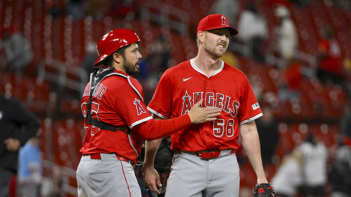 Former Jayhawk Ryan Zeferjahn Records First Big League Save