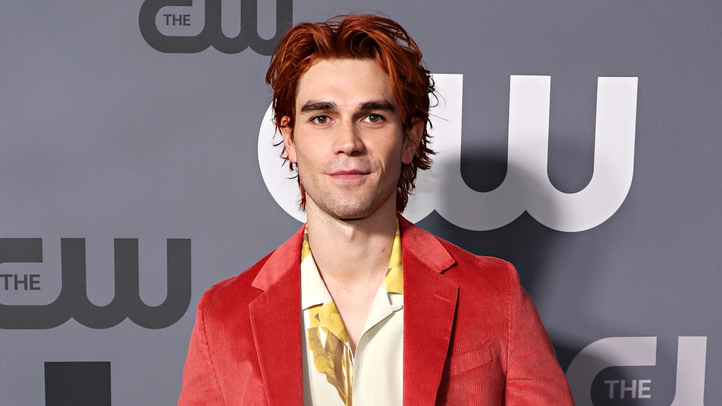 Riverdale's KJ Apa is unrecognizable after updating his look