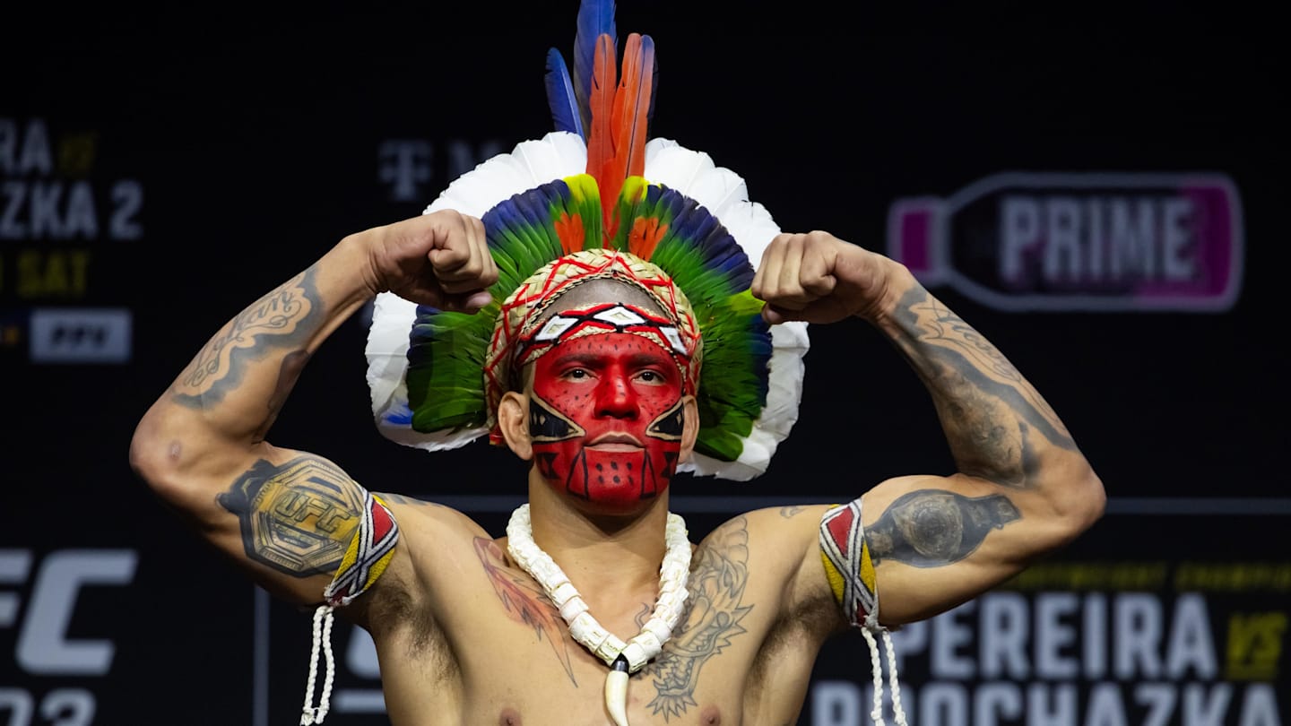 Daniel Cormier: UFC Protecting ‘Golden Goose’ Alex Pereira from Magomed ...