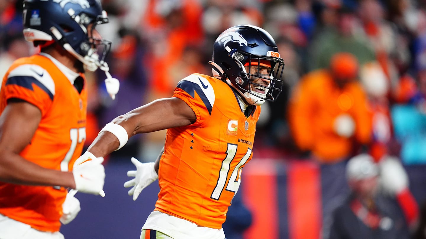 Courtland Sutton's wife Brea plays 'Santa's favorite helper' with ...