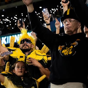 Iowa Hawkeyes HC Provides QB Mark Gronowski Injury Update