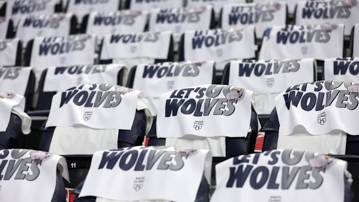 Timberwolves sell 11,000 season tickets for first time since 1990