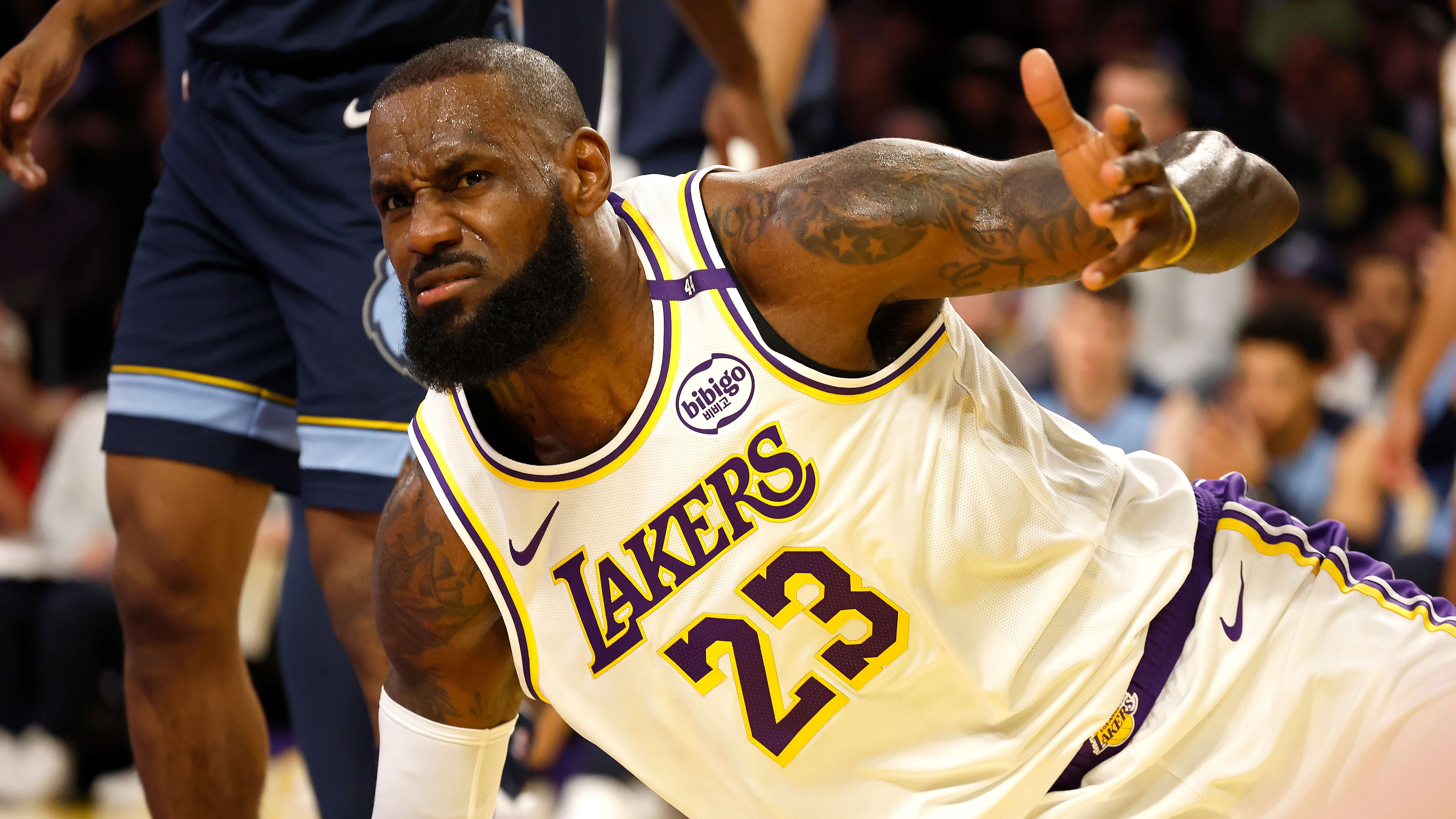 Lakers fans get major LeBron trade update from his former teammate