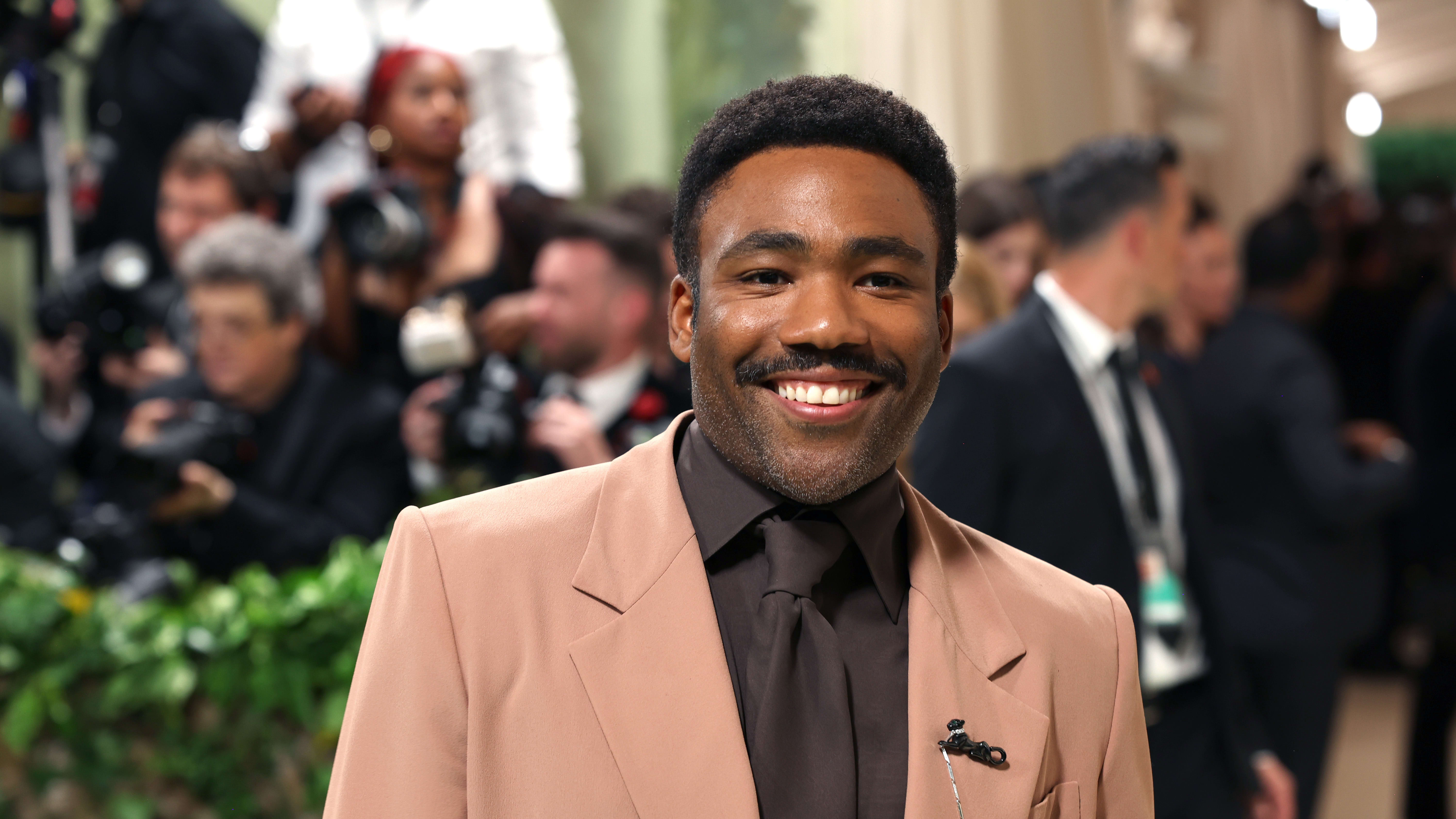 did gillian jacobs and donald glover date